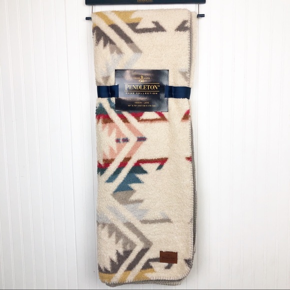 Pendleton | Bedding | Pendleton Tribal Design Plush Sherpa Fleece Throw ...
